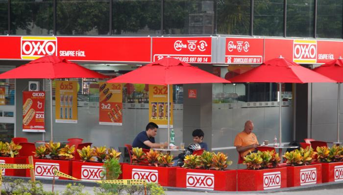 Oxxo, la cadena de tiendas de conveniencia perteneciente a la división ...
